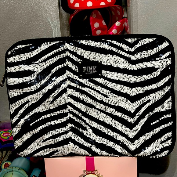 Victoria's Secret | Accessories | Euc Victoria Secret Pink Zebra Padded ...